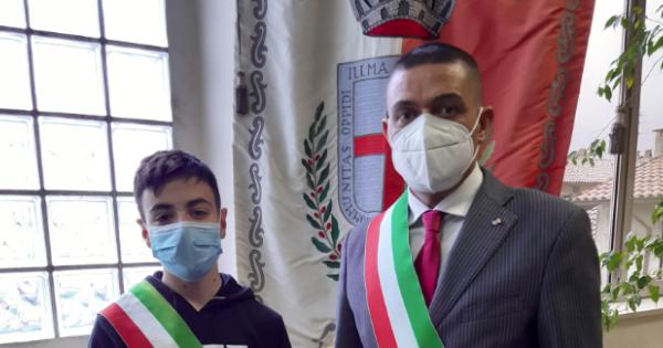 Consiglio comunale dei Ragazzi: Simone D’Apollo nuovo 'sindachino' - La ...